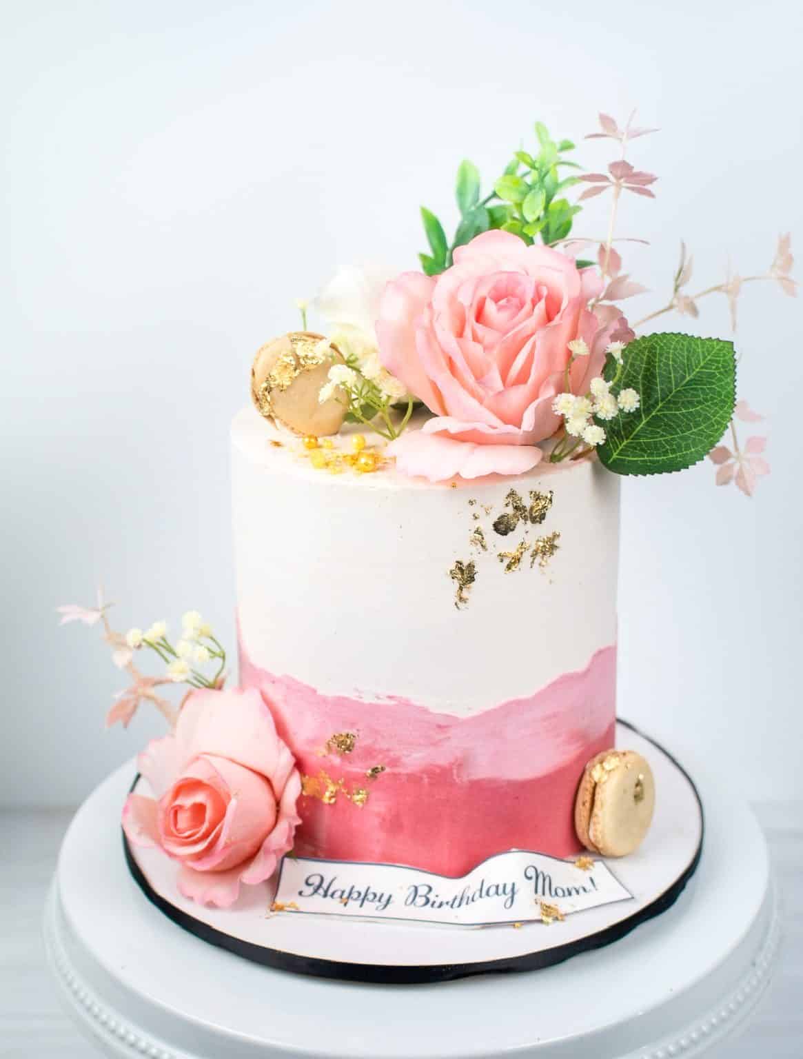 How to Frost a Cake Like a Pro: Step-by-Step Guide