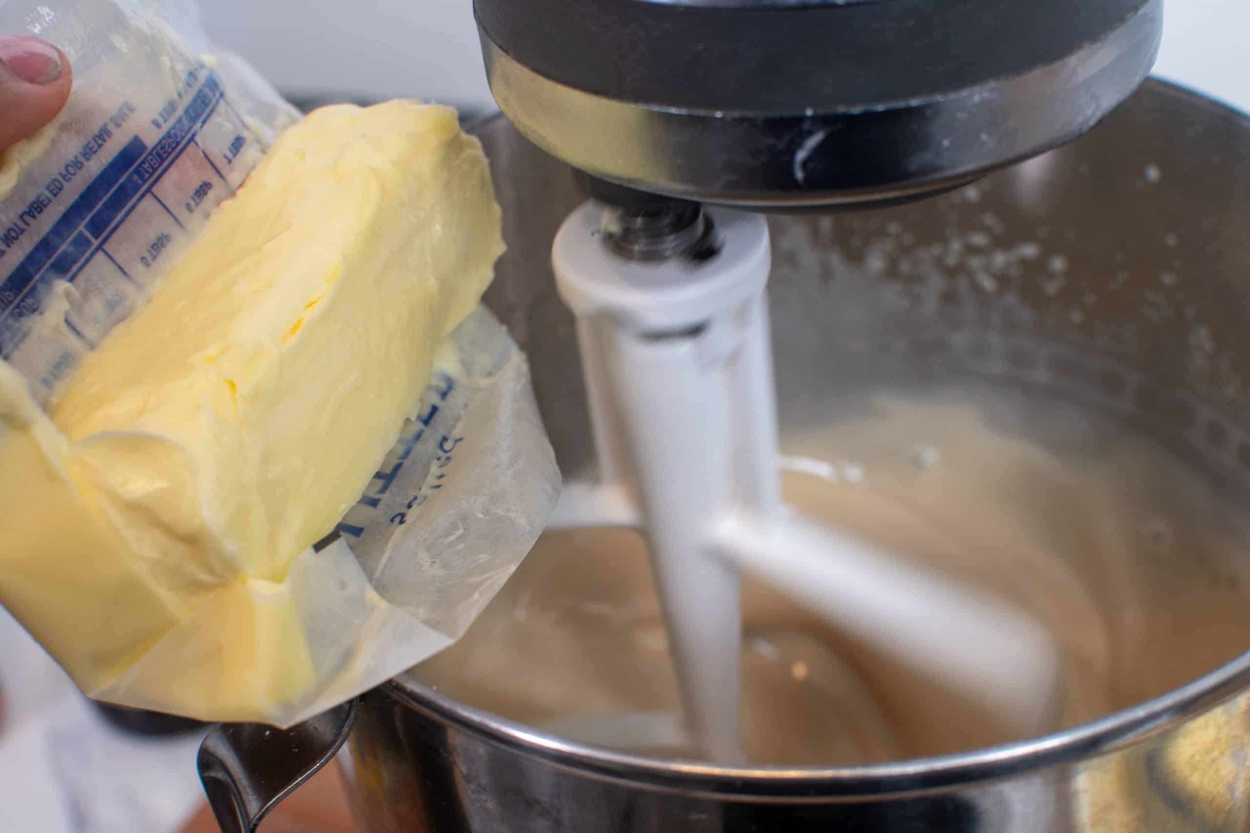 Easy Chocolate Buttercream Recipe - Smooth & Rich Frosting!