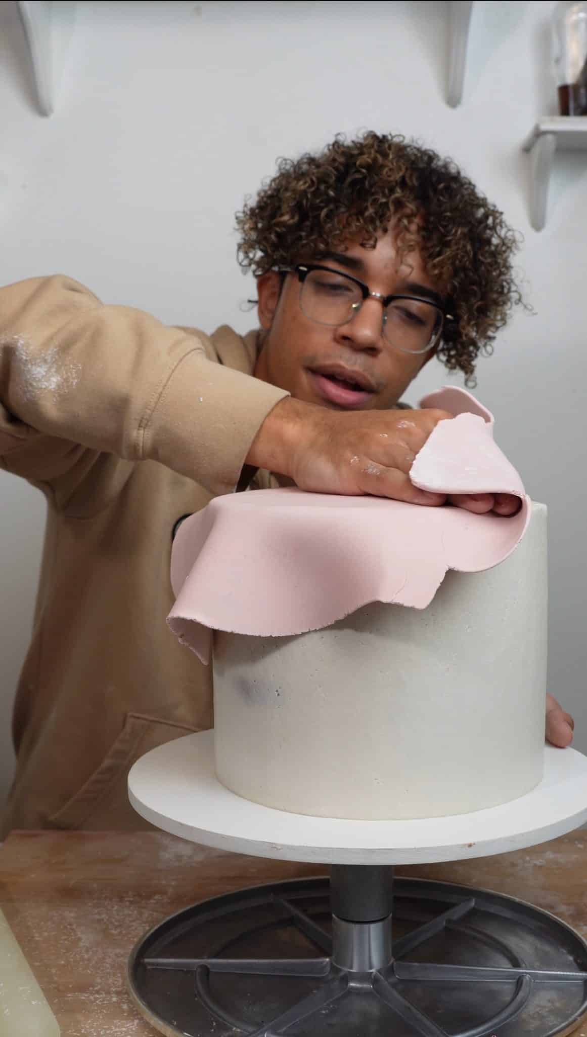 How to Cover a Fondant Cake Using the Panel Method