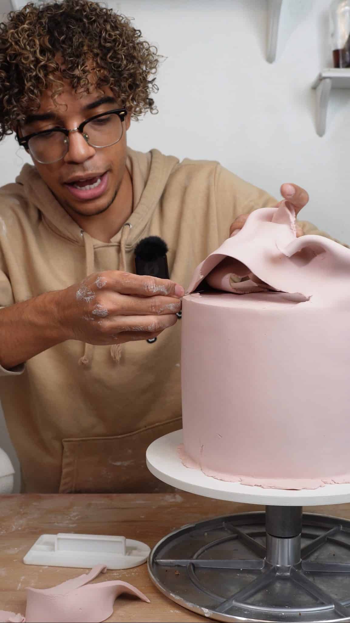 How to Cover a Fondant Cake Using the Panel Method