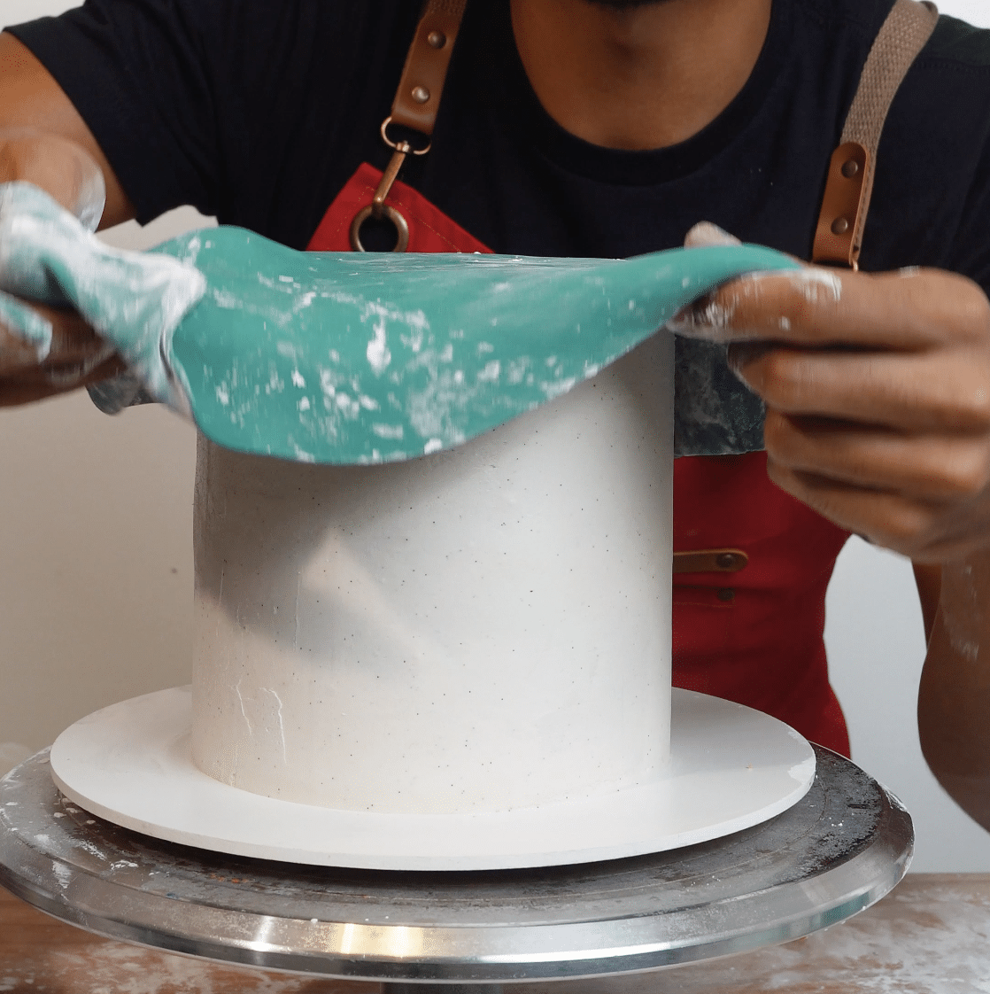How to Cover a Fondant Cake Using the Panel Method