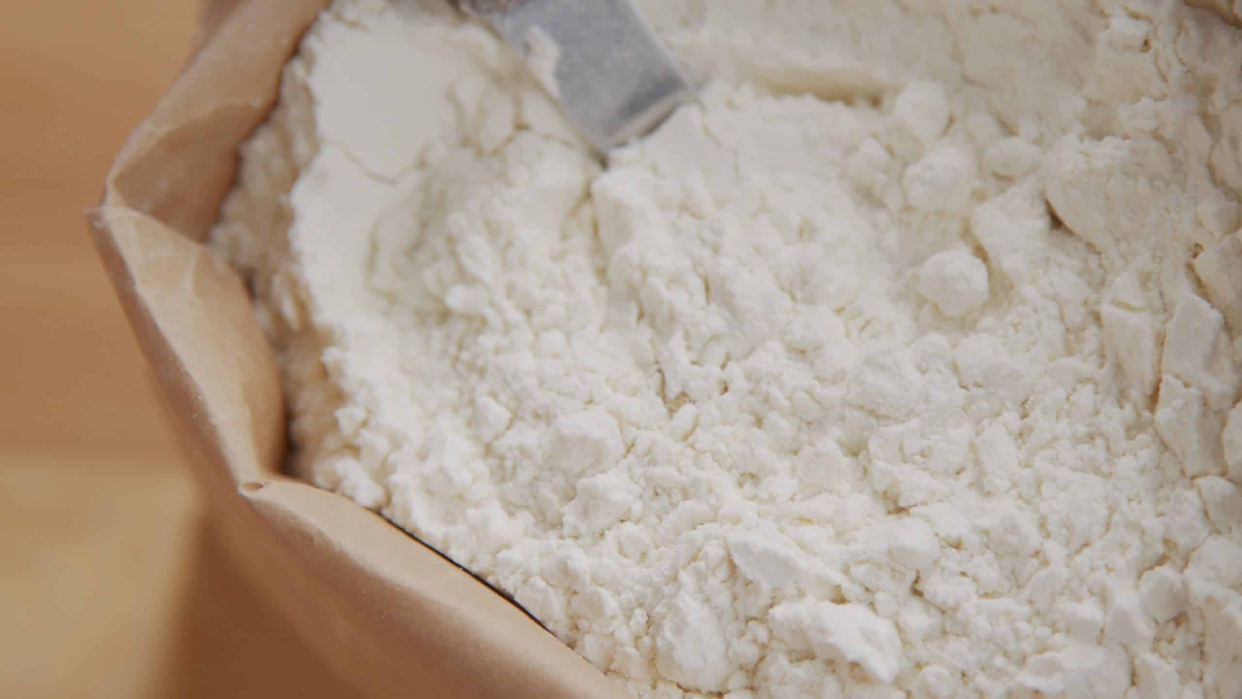 Cake Flour vs All-Purpose Flour: Which is Better for Cakes?